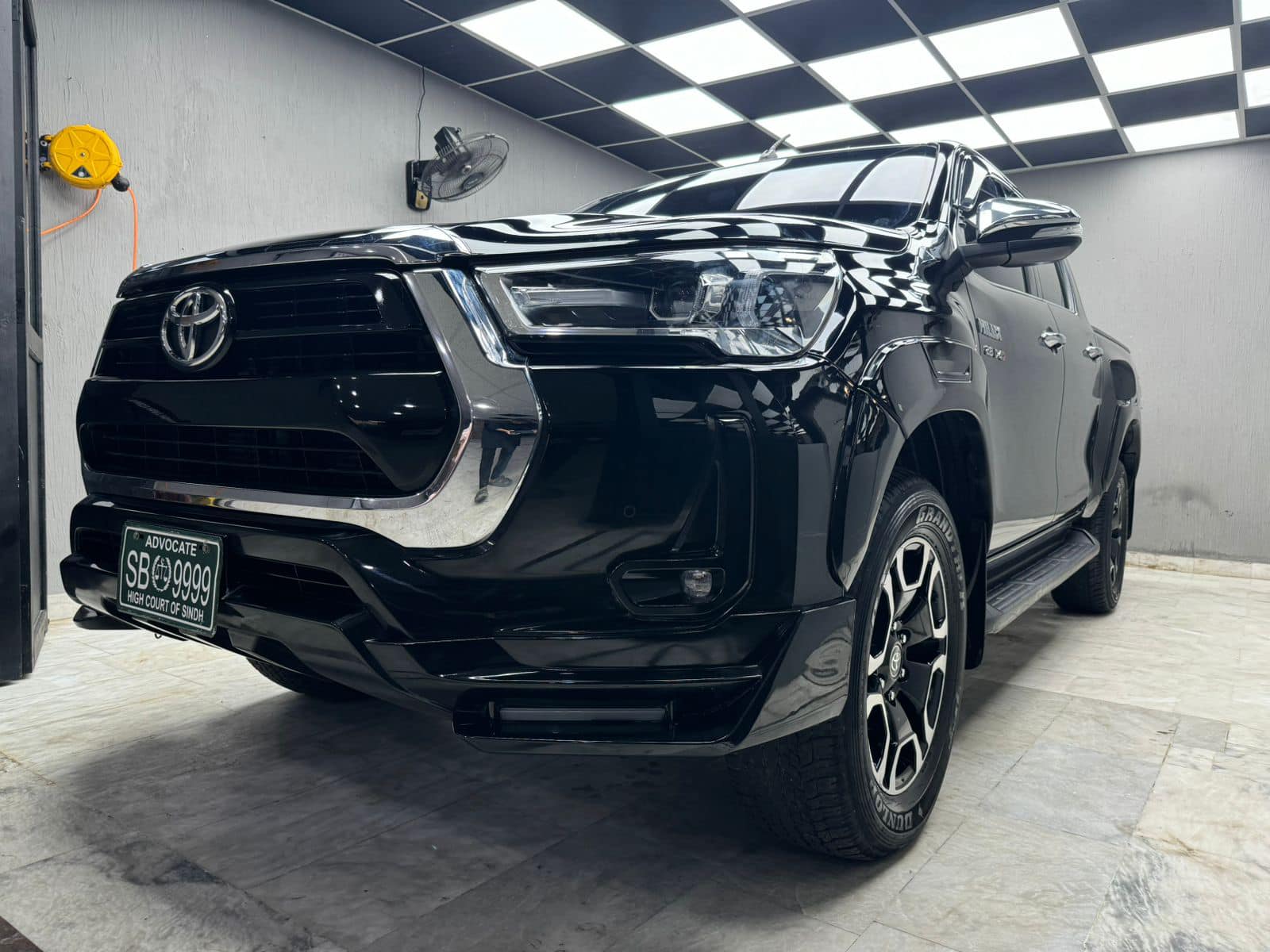 TOYOTA HILUX REVO (V) 2.8 CRUISETRONIC 2022 - CHANOKNAN MOTTORS!