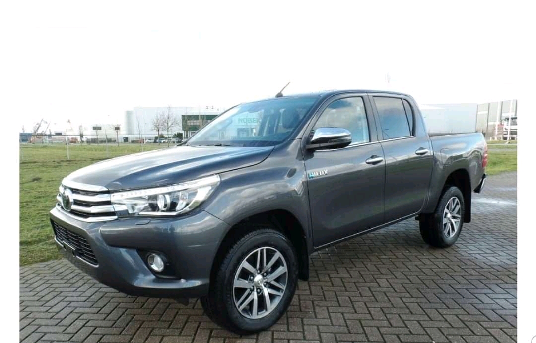 TOYOTA HILUX 2021 GRAY - CHANOKNAN MOTTORS!