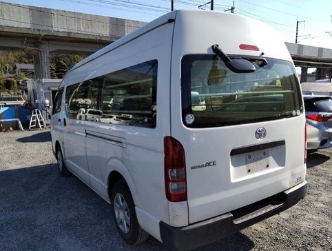 TOYOTA HIACE DX 2018 - CHANOKNAN MOTTORS!