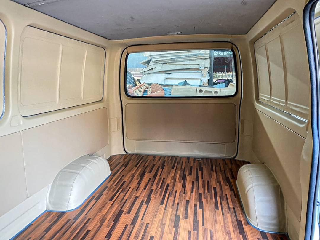 TOYOTA HIACE DX 2018 - CHANOKNAN MOTTORS!
