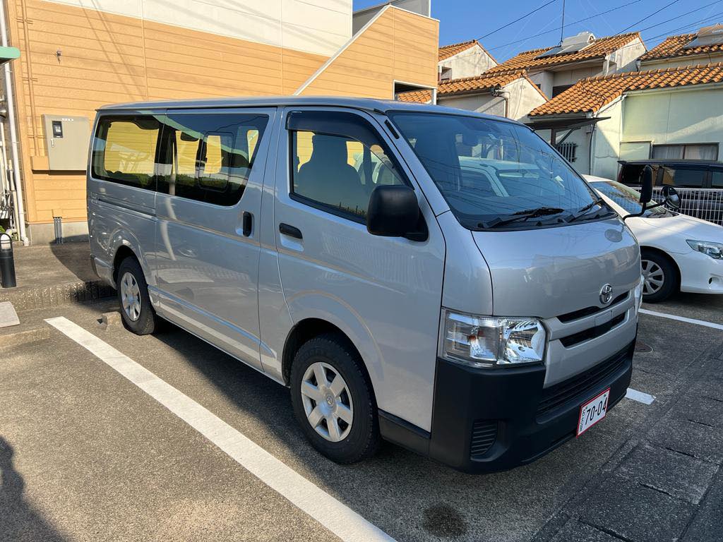 TOYOTA HIACE DX 2018 - CHANOKNAN MOTTORS!