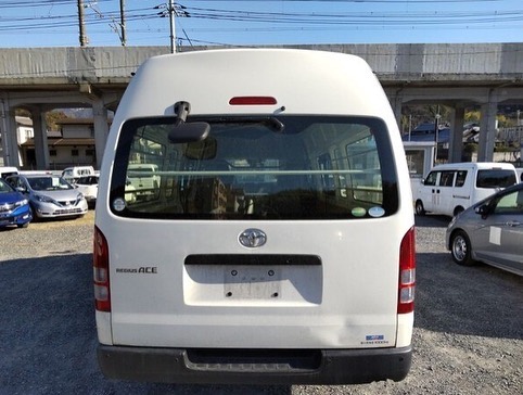 TOYOTA HIACE DX 2018 - CHANOKNAN MOTTORS!