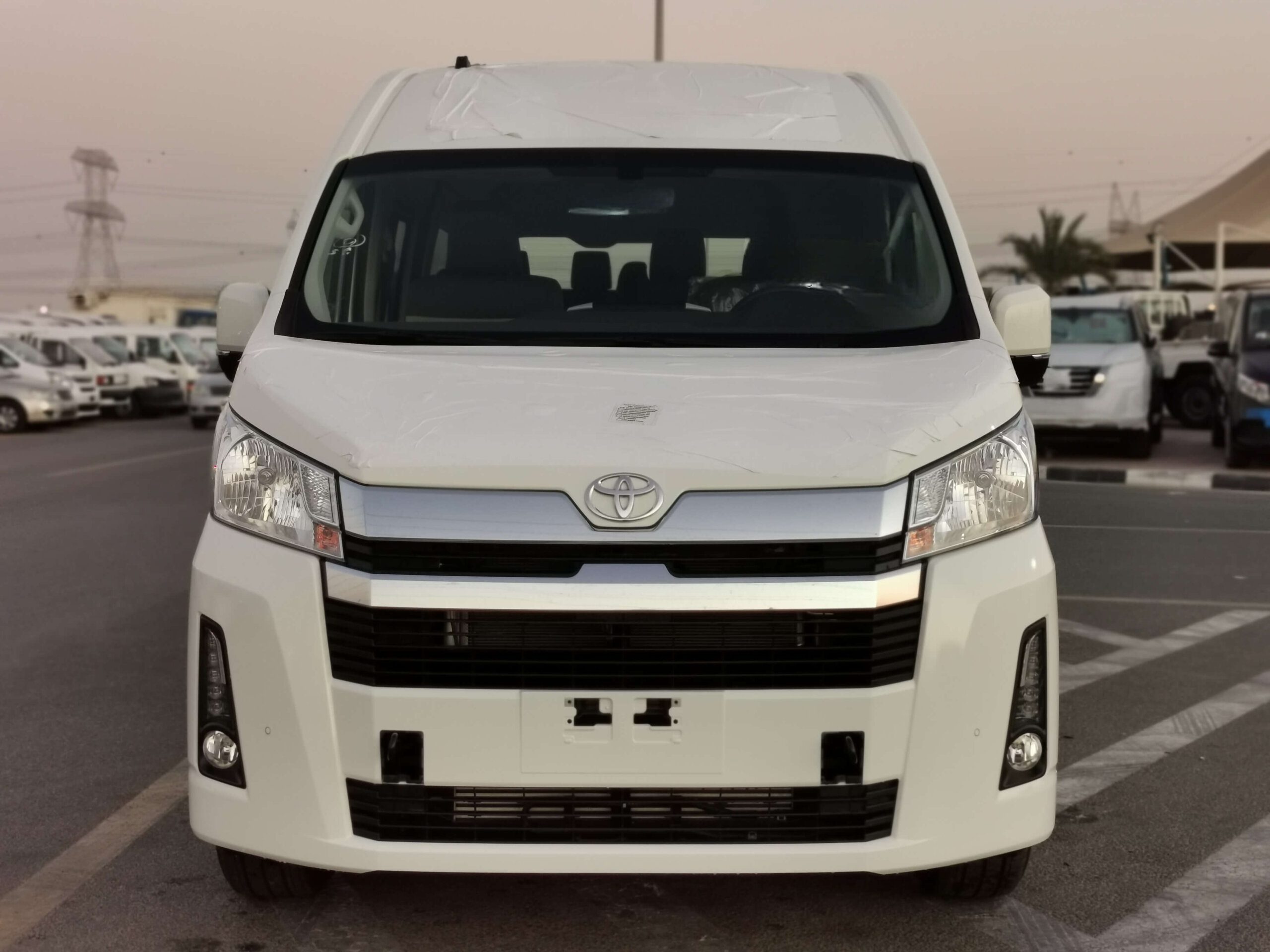 TOYOTA HIACE HIGH ROOF GL 2022 2.8D WHITE - CHANOKNAN MOTTORS!