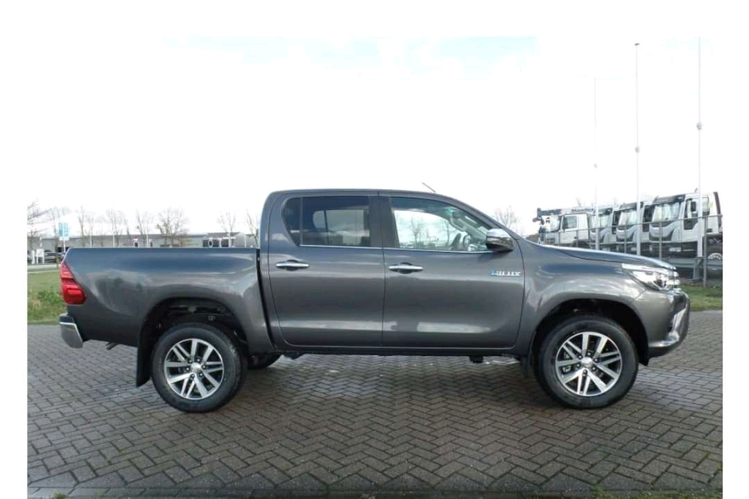 TOYOTA HILUX 2021 GRAY - CHANOKNAN MOTTORS!