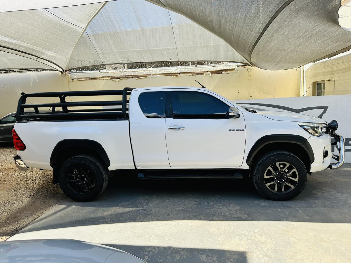 TOYOTA HILUX 2.8 GD6 EXTENDED CAB 2017 - CHANOKNAN MOTTORS!