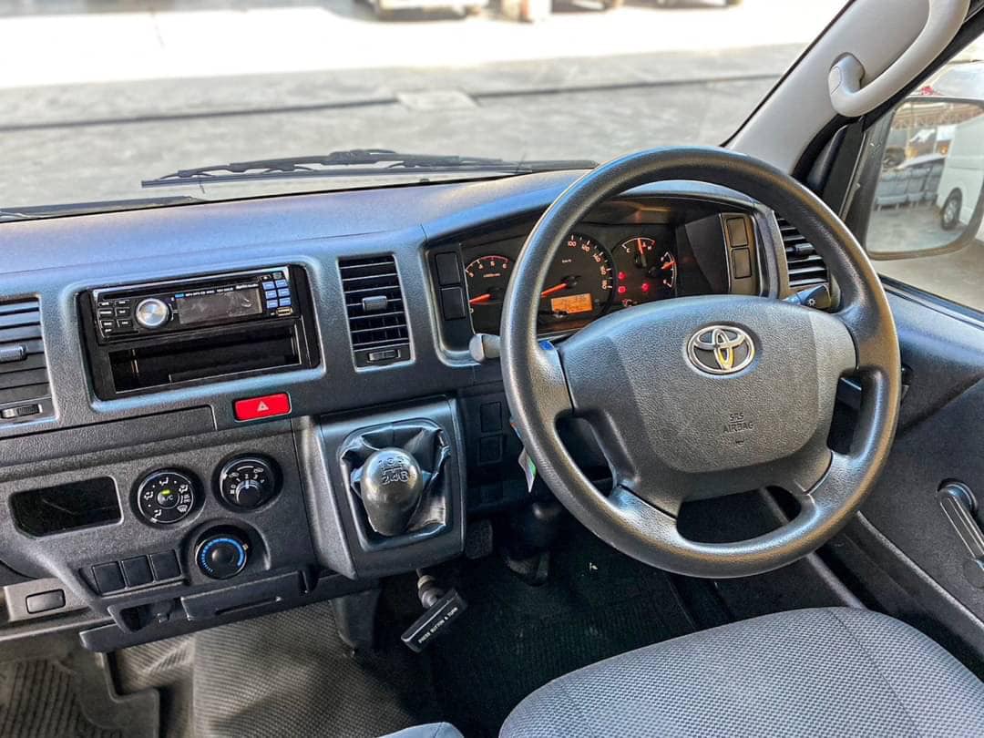 TOYOTA HIACE DX 2018 - CHANOKNAN MOTTORS!