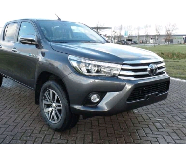 TOYOTA HILUX 2021 GRAY - CHANOKNAN MOTTORS!