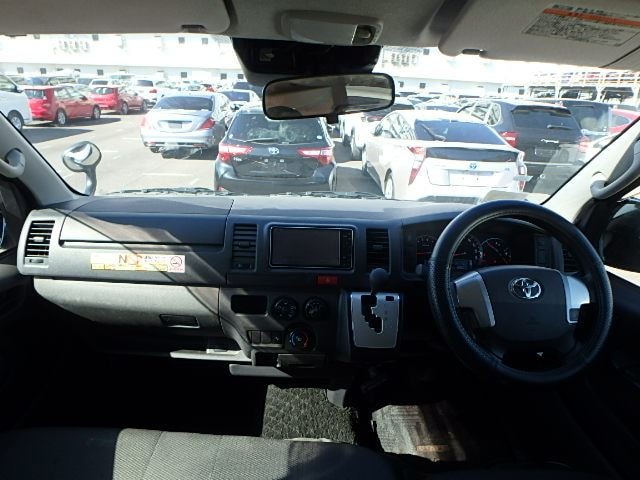 TOYOTA HIACE DX 2018 - CHANOKNAN MOTTORS!